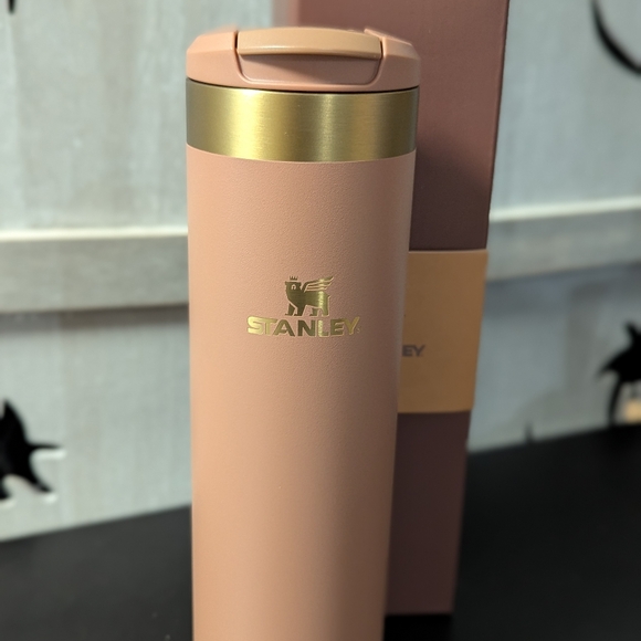 Stanley | Other | New Stanley Cup Aerolight Transit Mocha Latte With ...